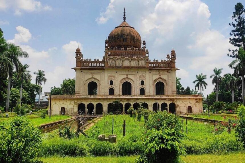 Top Famous Tourist Places to Visit in Ayodhya Ram Mandir